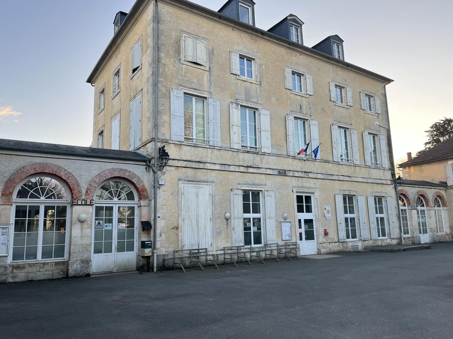 École, périscolaire et cantine – Mairie de Benon